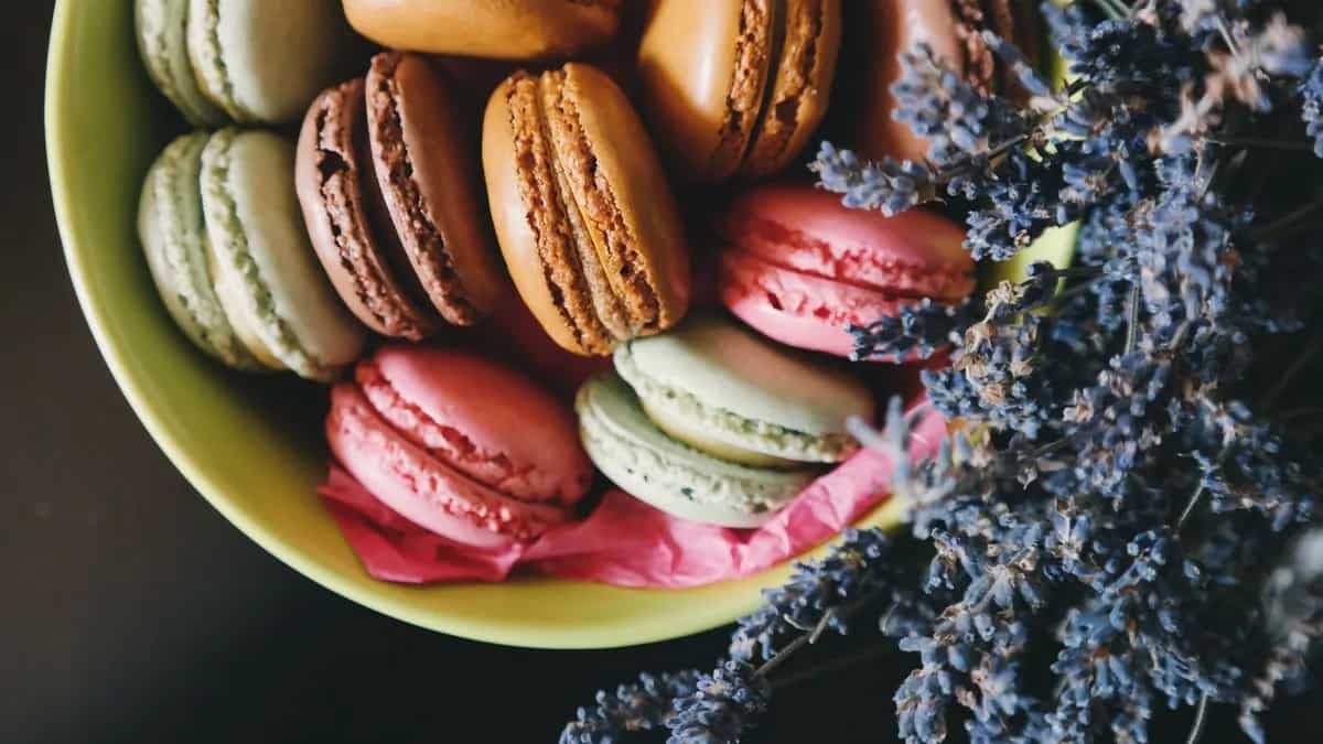 Let's Take A Look What Goes Into A Macaron And Macaroon