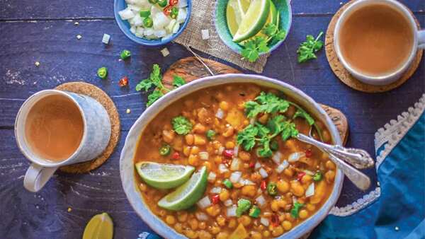 From Roth To Czot: 5 Kashmiri Breads You Have To Try Soon