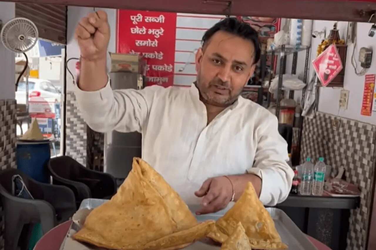 This Trending Bahubali Samosa Weighing 3 Kilos Has Taken The Internet ...
