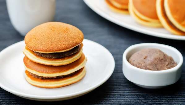 Have You Heard Of The Famous Japanese Fruit Sando Cake?
