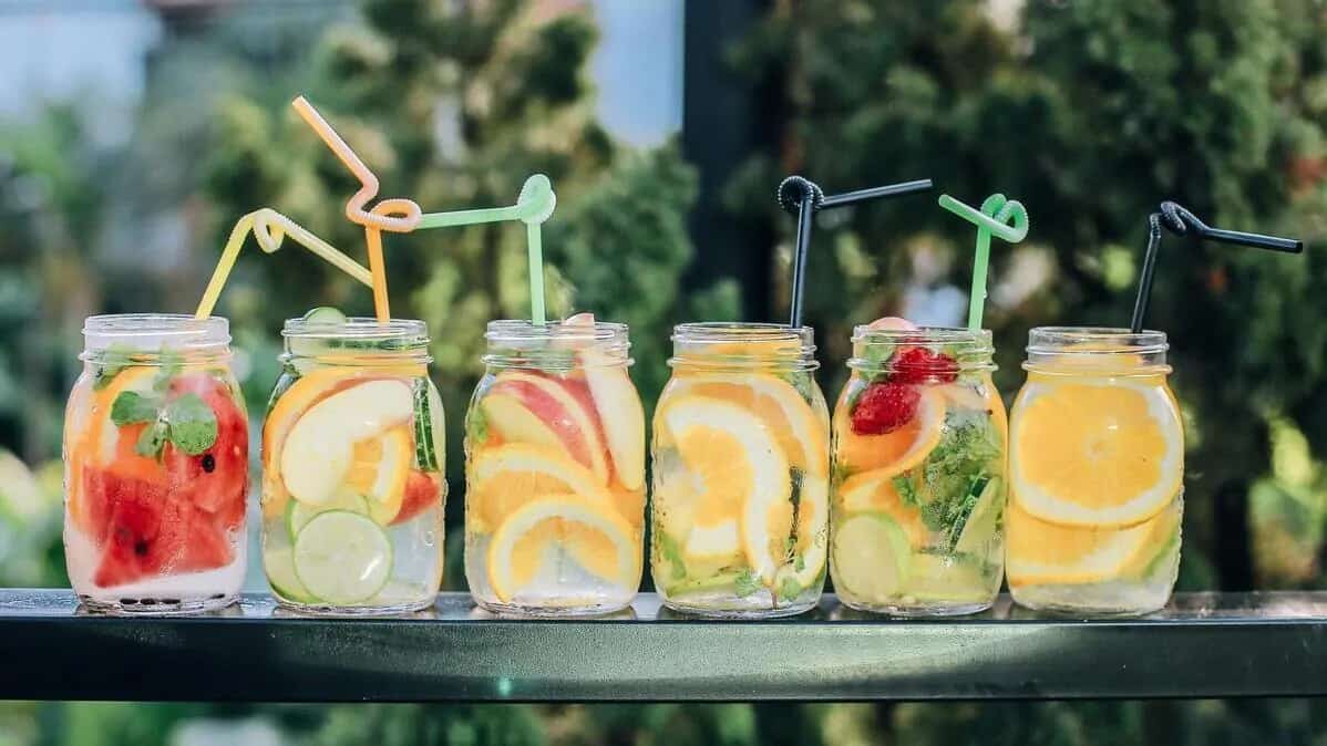 Detox Iced Teas: 3 Chilling Ways To Beat The Heat