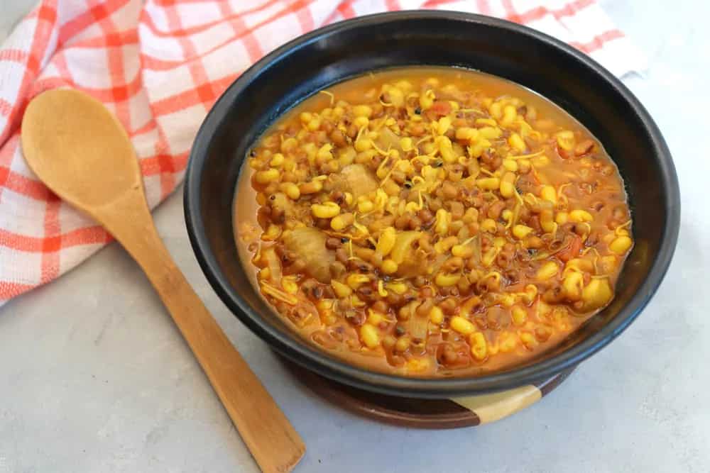 Sprouts Curry: A Wholesome Dish, Spiced Up