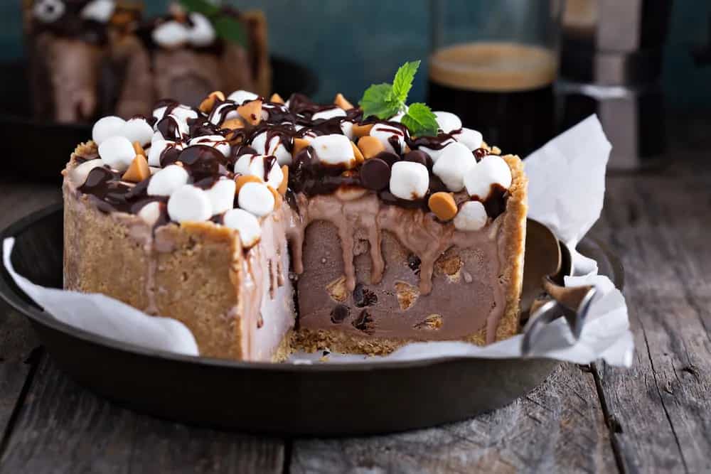 Exclusive: This Ice Cream Cake Hack Is A Quick Fix For Dessert