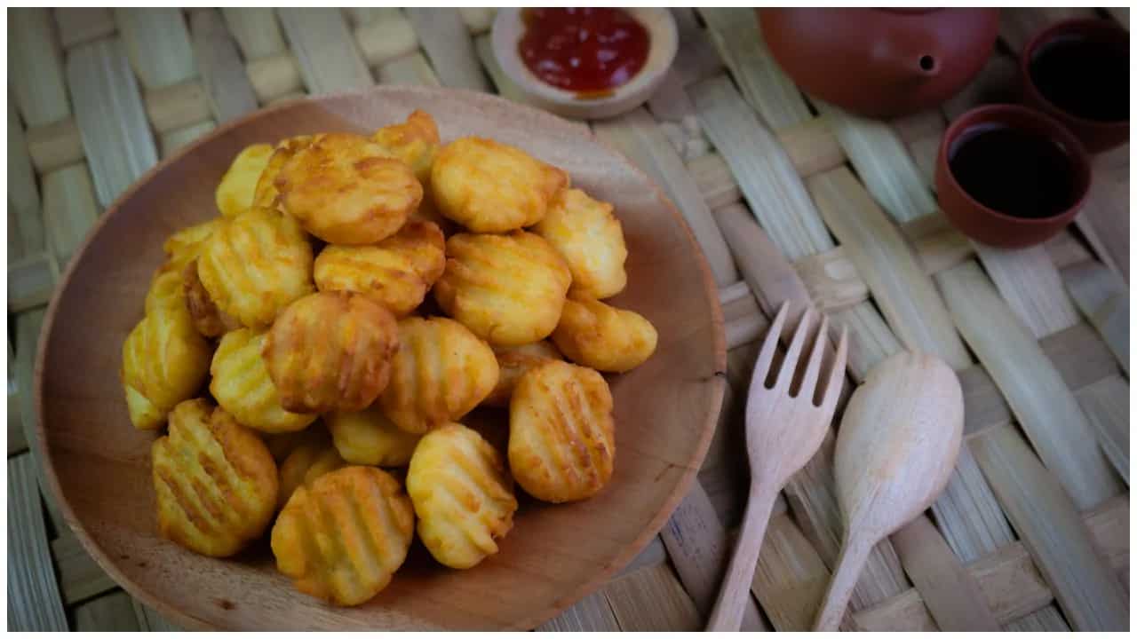 Watch: Here's How To Make The Trending Bubble Potato Pillow
