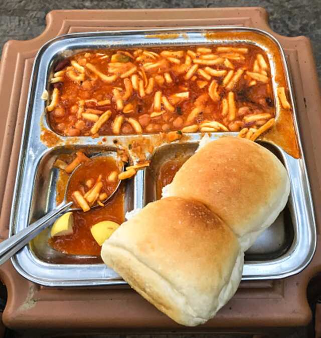 5 Misal Pav Places In Pune Which You Just Can't Miss