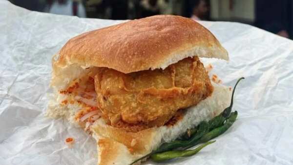 Food Spotting At Mumbai’s Railway Stations