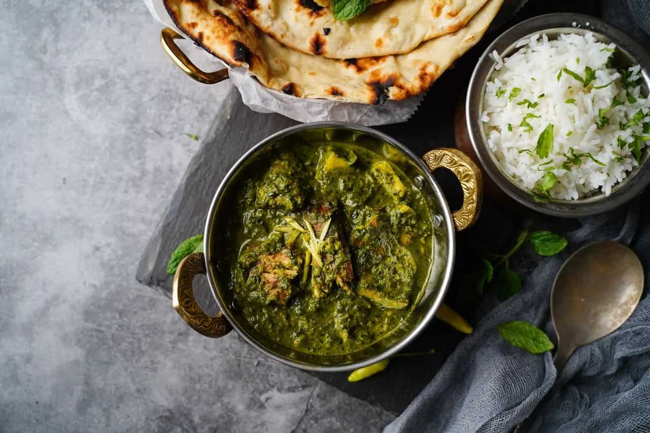 Palong Shaak Ghonto: A Mishmaked Veggies With Spinach
