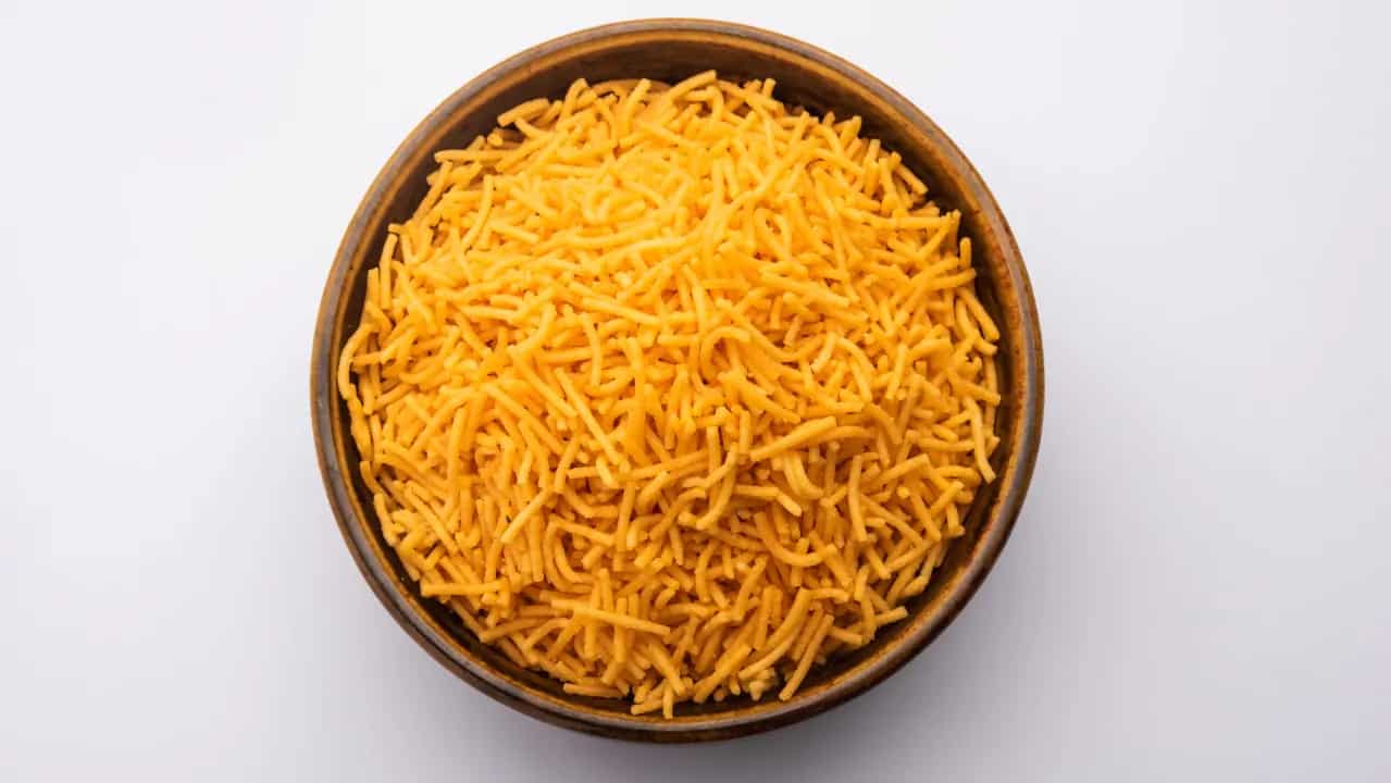 Did You Know How Indore’s Nylon Sev Is Made? This Satisfying Video Will ...