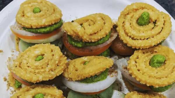 Sara Ali Khan’s Heart Goes Balle Balle For Dahi Bhalle: 5 Best Places ...