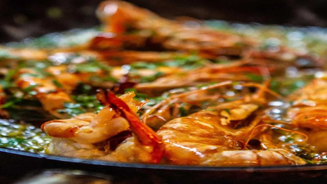 Let Us Take You To Hawaii With This Hawaiian Shrimps Recipe