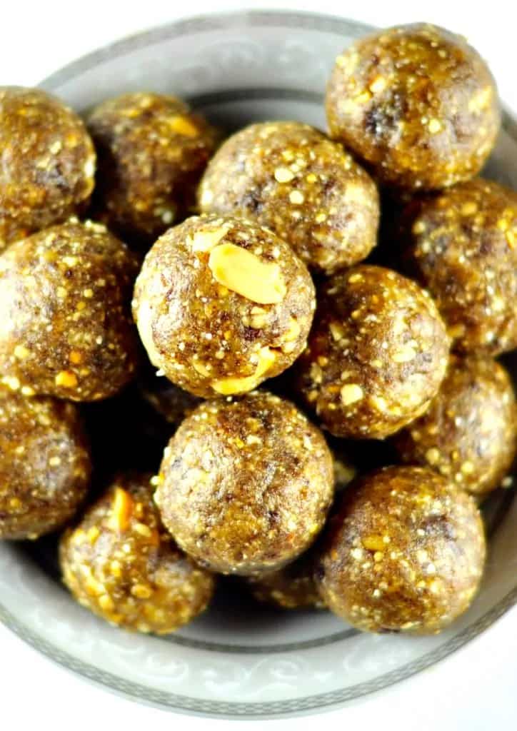How to make Ragi Ladoo With Jaggery Recipe
