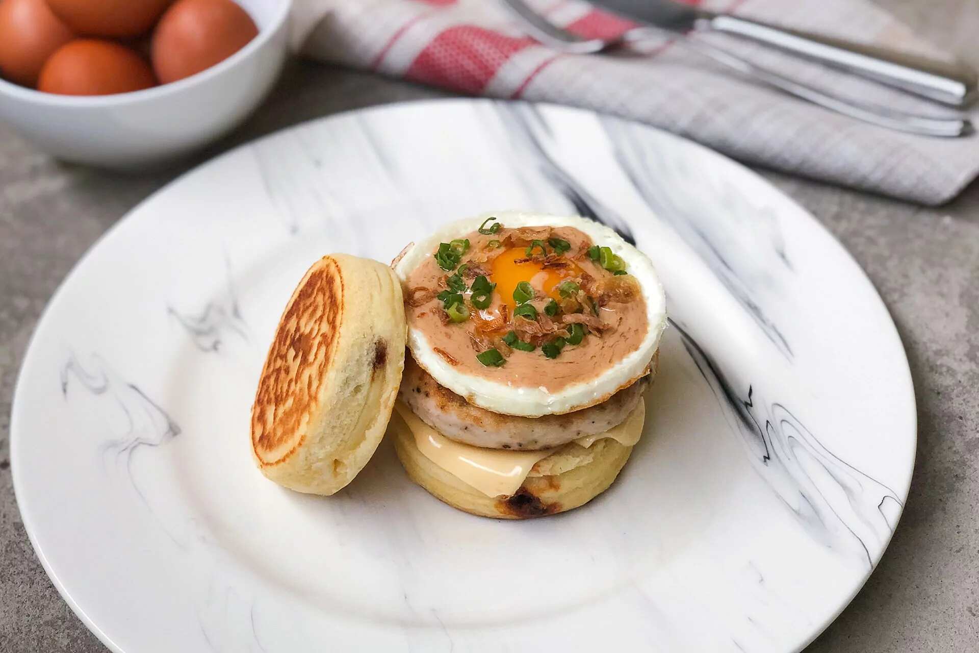 How to make Pancake Burger With Satay Sauce And Egg Recipe