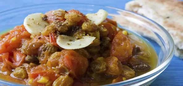 How to make Bengali Style Tomato Raisins Chutney Recipe