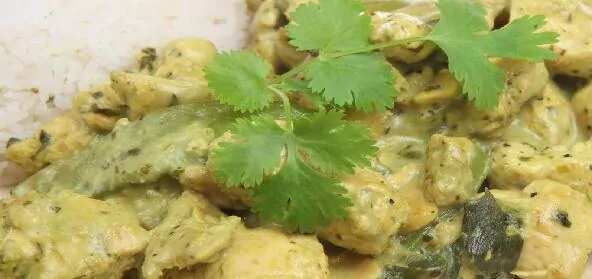 How to make Coriander Mint Chicken Curry Recipe