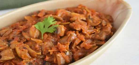 How to make Mushroom Do Pyaza Recipe