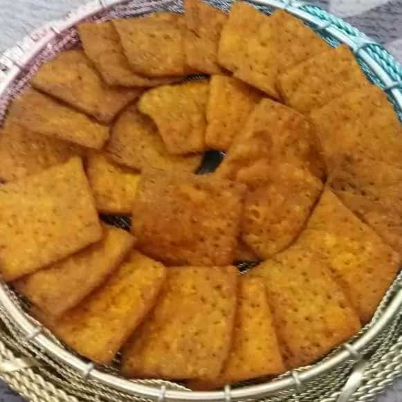 How to make Achari Mathri Recipe