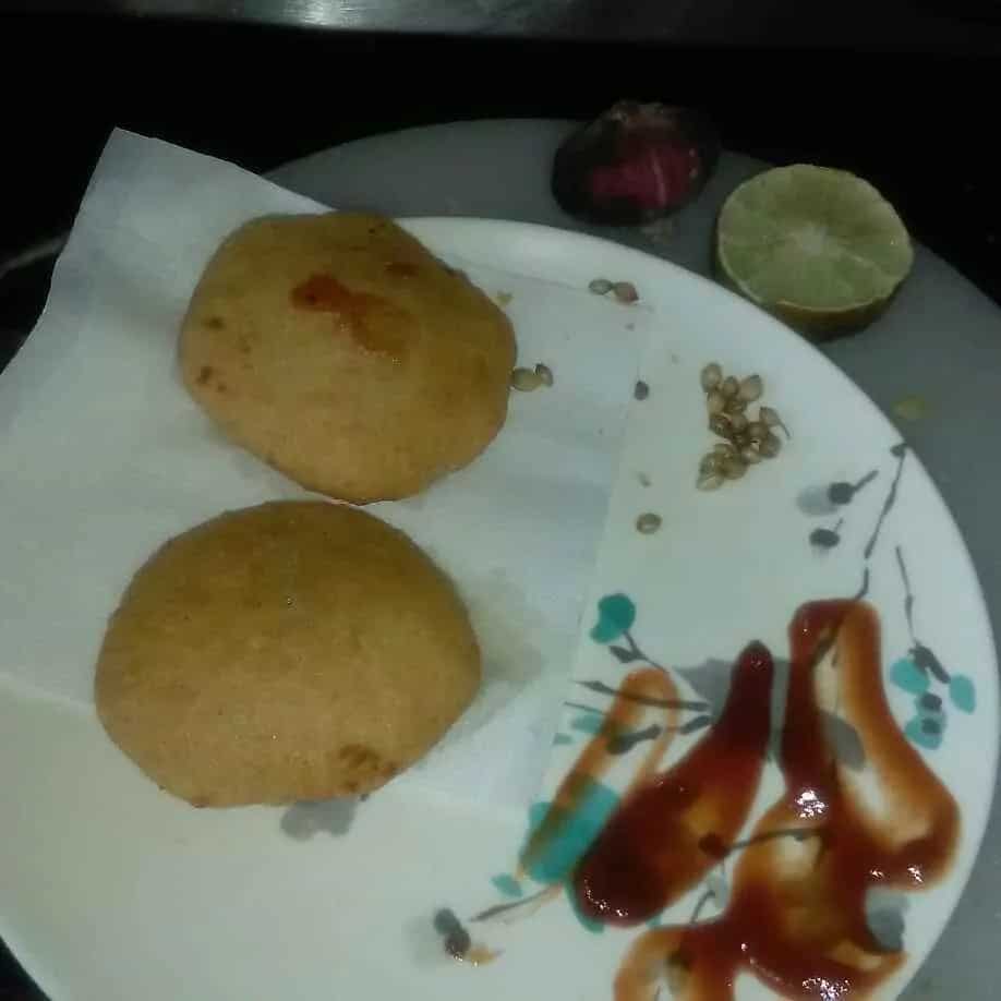 How to make Aloo Pyaz Kachori Recipe