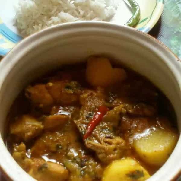 How to make Bengali Style Sunday Special Chicken Curry Recipe