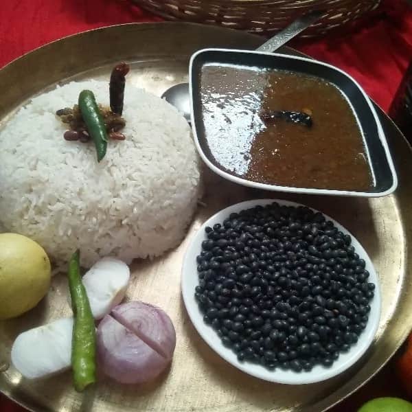 How to make Bhatt Ki Churkani Recipe