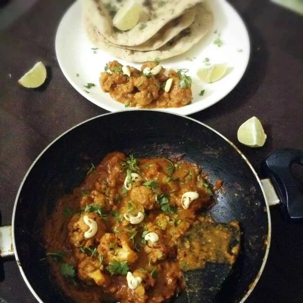 How to make Cauliflower And Cashew Nut Curry Recipe