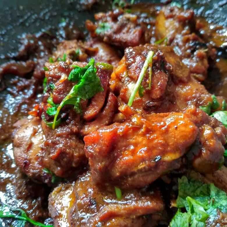 How to make Chicken Kassa (chicken In Thick And Spicy Gravy) Recipe