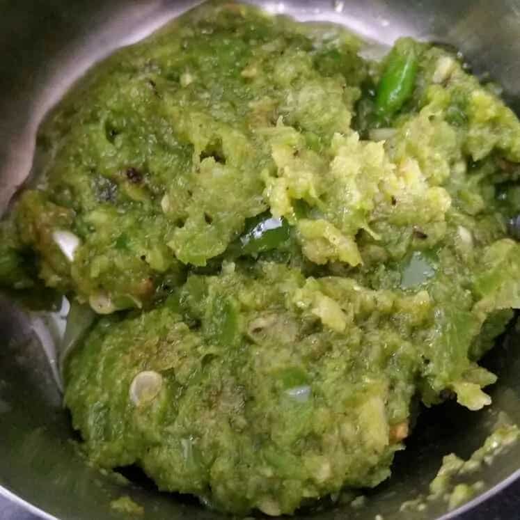 How to make Green Chilly Garlic Thecha Recipe