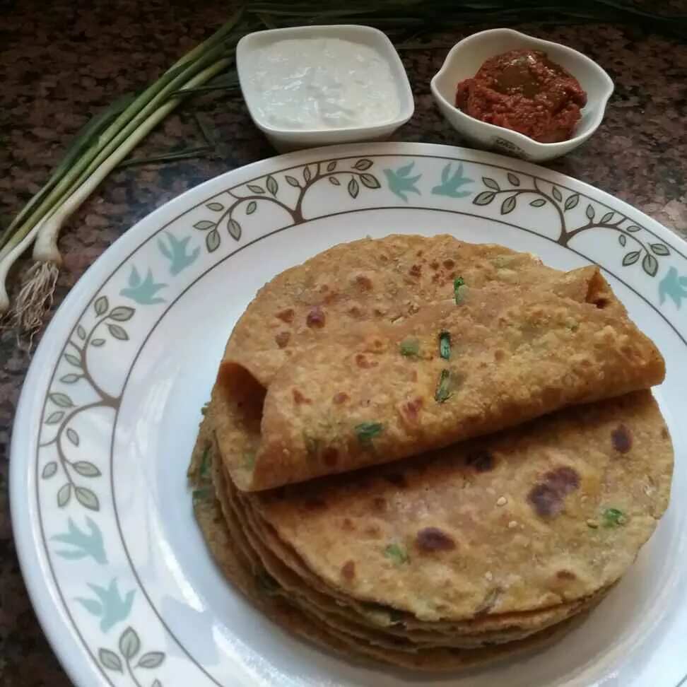 How to make Green Garlic Thepla Recipe