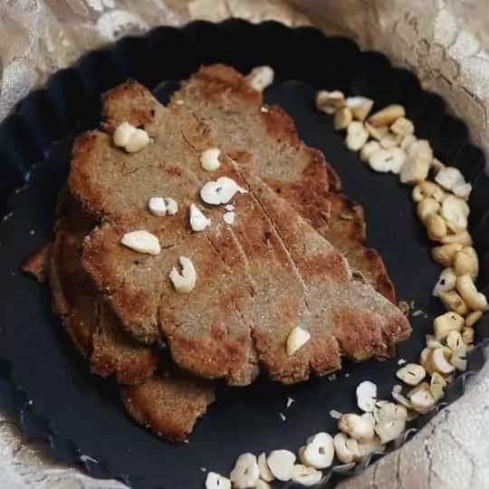 How to make Gud Ali Bajre Di Rotti(pearl Millet Jaggery Roti) Recipe