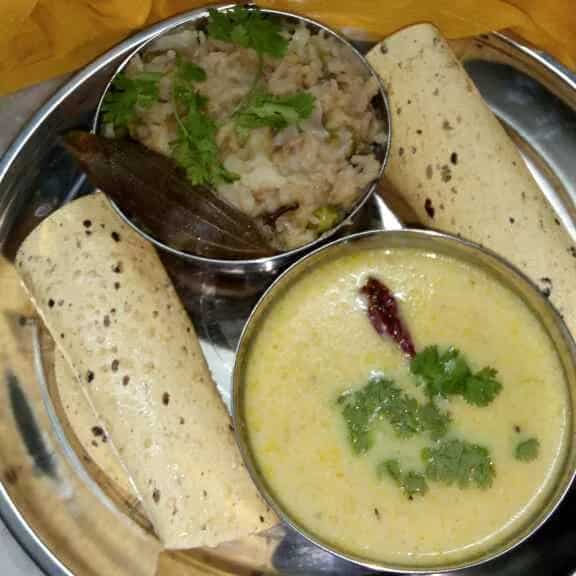 How to make Gujrati Kadi And Khichdi Recipe