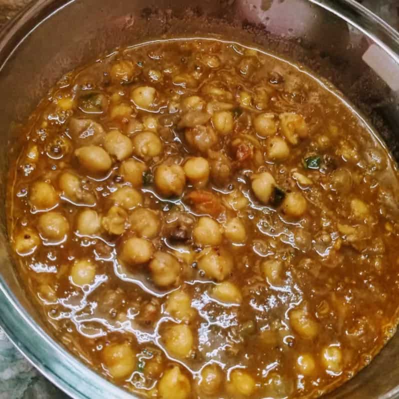 How to make Imli Wale Chole (chickpeas) Recipe