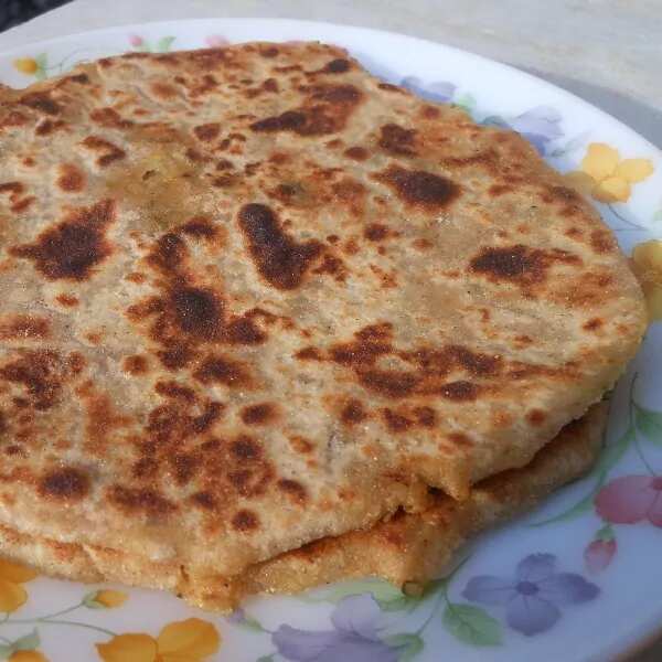 How to make Kachhe Kele Ka Paratha Recipe