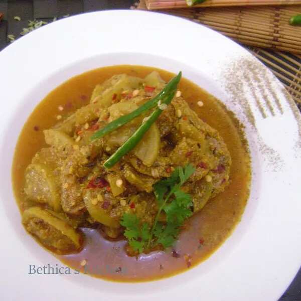 How to make Kashmiri Style Lauki Yakhni Recipe