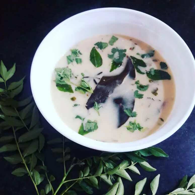 How to make Khati Mithi Kadhi Recipe