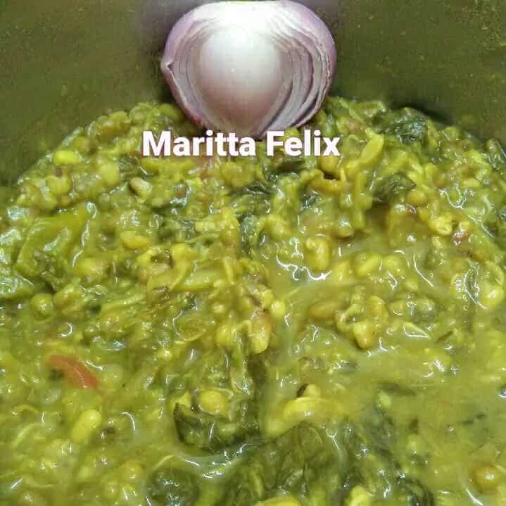 How to make Manathakkali Keerai Kootu Recipe Recipe