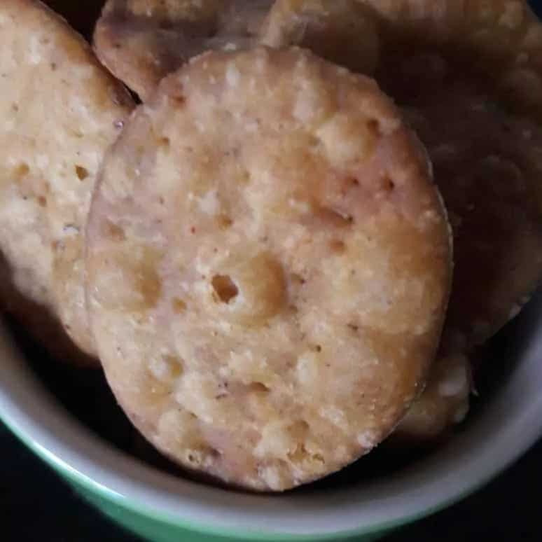 How to make Masala Mathari Recipe