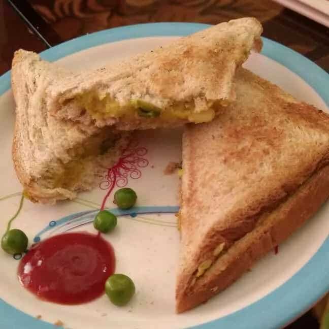 How to make Matar Aloo Sandwich Recipe