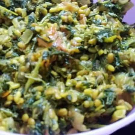 How to make Methi & Moong Saag Recipe