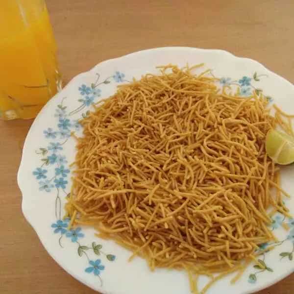 How to make Nimbu Mirch Ki Sev Recipe