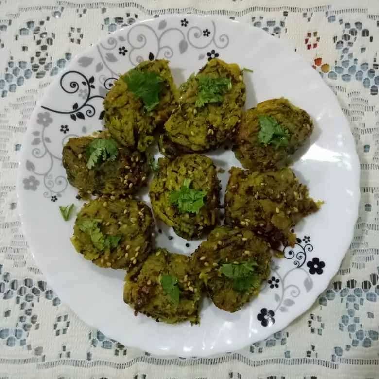 How to make Palak Methi Muthiya Recipe