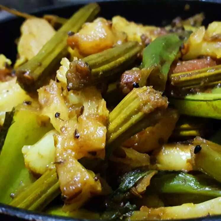 How to make Panch Mesali Torkari Recipe