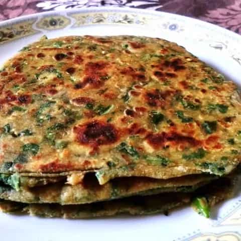 How to make Paratha With Green Leaves Recipe
