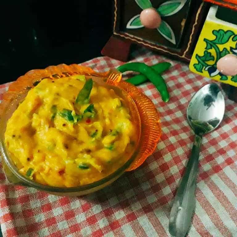 How to make Paticha Pithala/spring Onion With Gram Flour Recipe