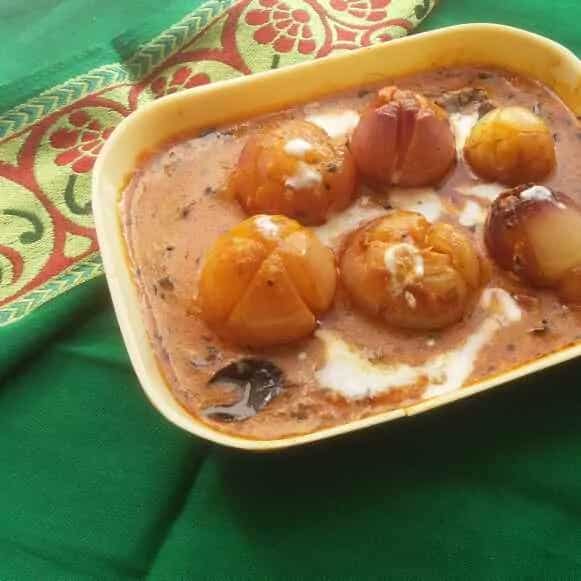 How to make Rajasthani Aakha Pyaj Recipe