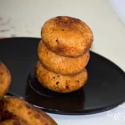 How to make Sooji Kakara Pitha Recipe