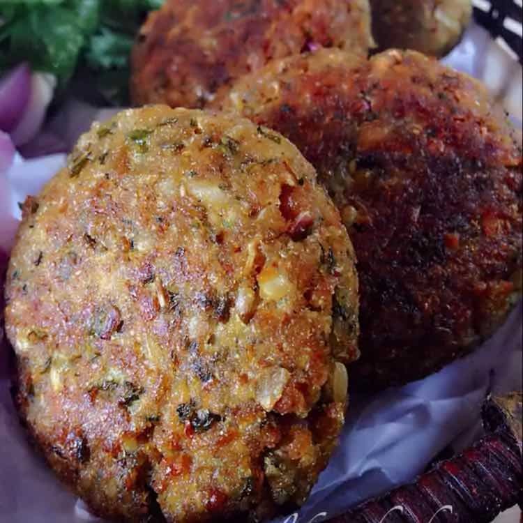 How to make Soya Mince And Sprouted Moong Cutlet Recipe