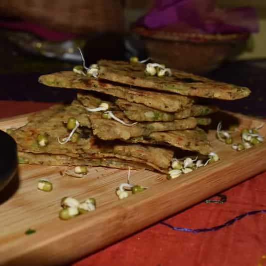 How to make Sprouted Moong Paratha Recipe