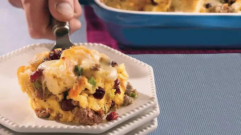 How to make Sausage-cranberry Strata Recipe