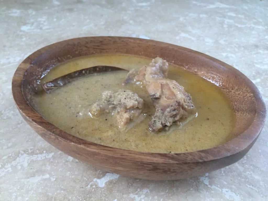 How to make Pandhra Rassa Recipe