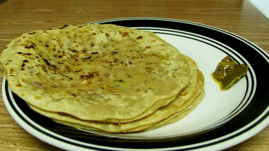 How to make Pyaz Ka Paratha Recipe