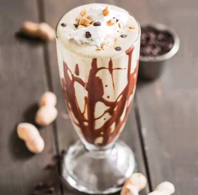 How to make Healthy Snickers Smoothie Recipe